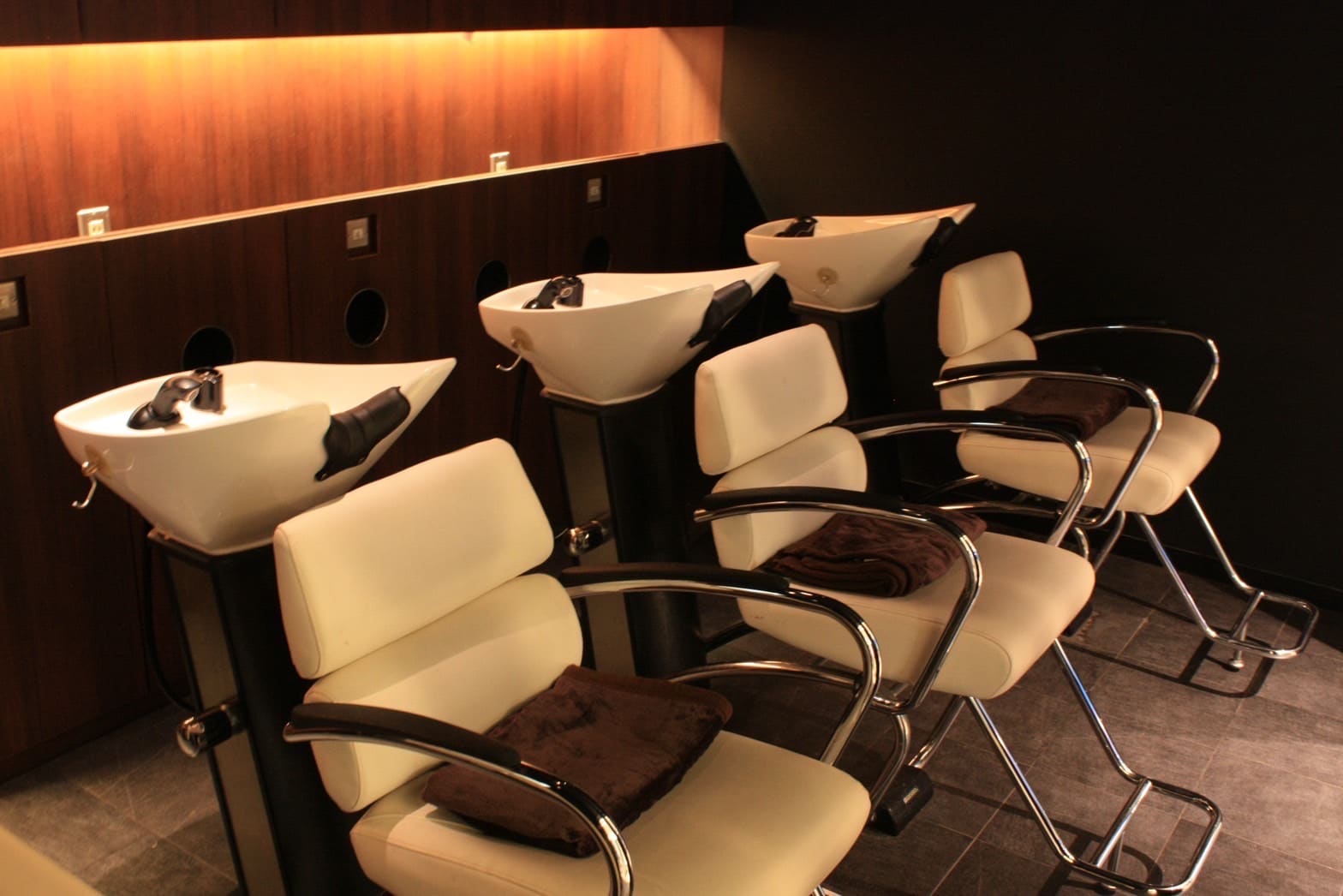 ヨシンモリとは？簡単5ステップの巻き方と垢抜け韓国ヘアを解説 | ヘアスタイル | LICOLO - 髪から自分を好きになる